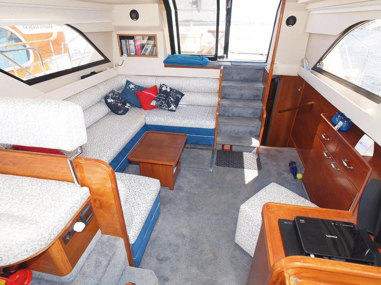 Princess 435 Flybridge - White Whale Yachtbrokers