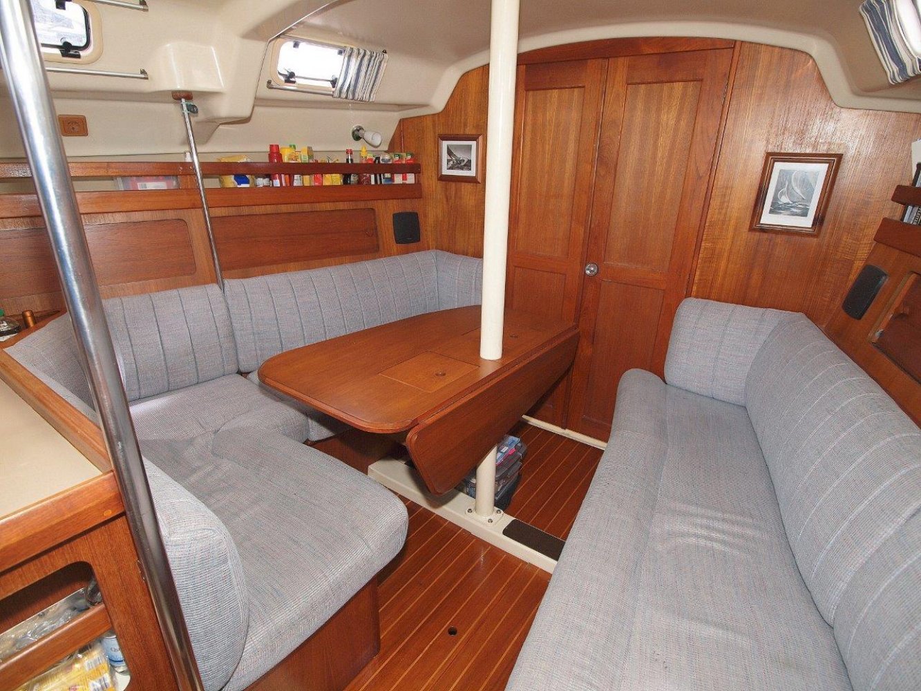 Hunter 355 Legend - White Whale Yachtbrokers